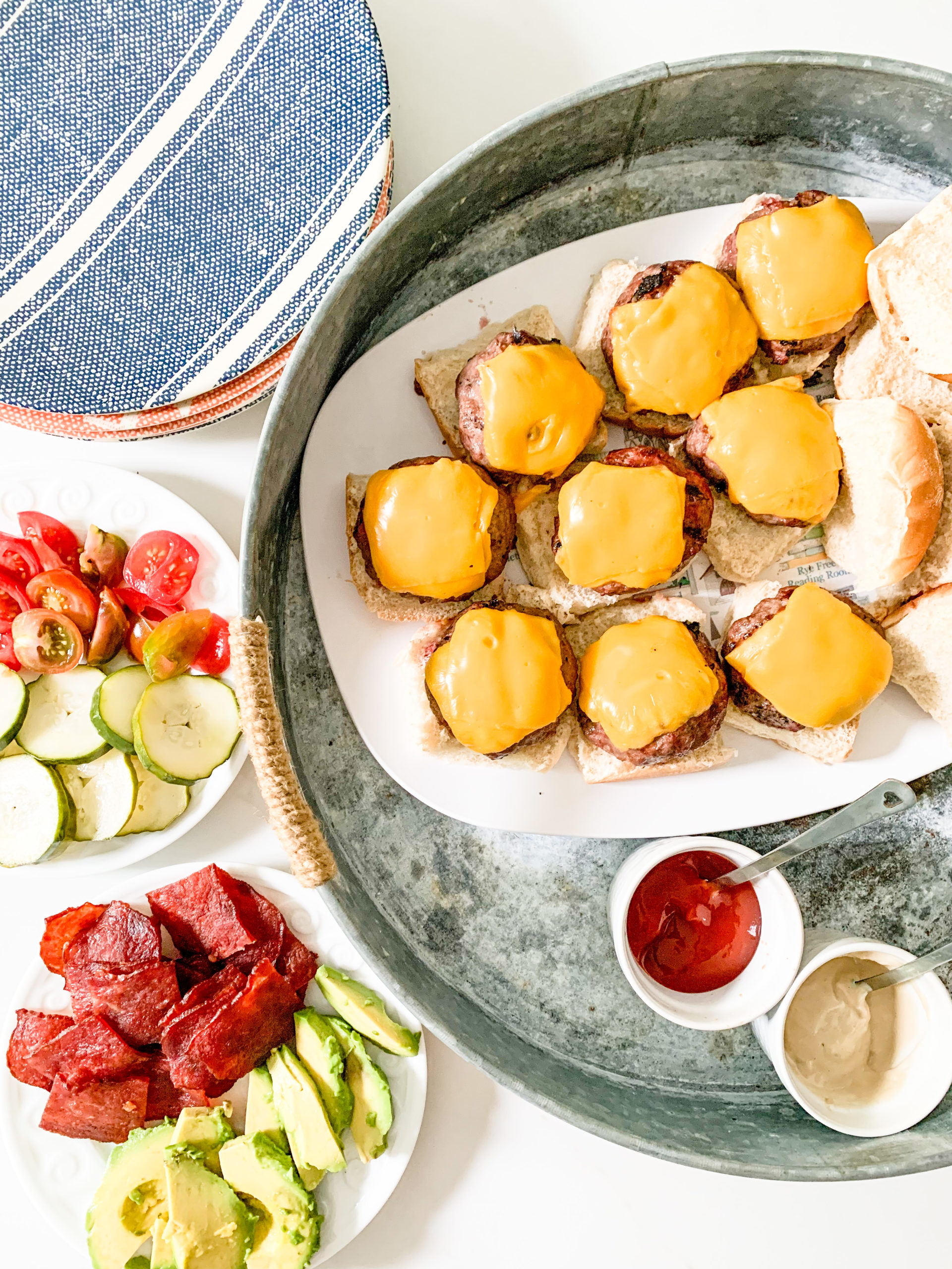 Classic Cheeseburger Sliders – Food Play Go