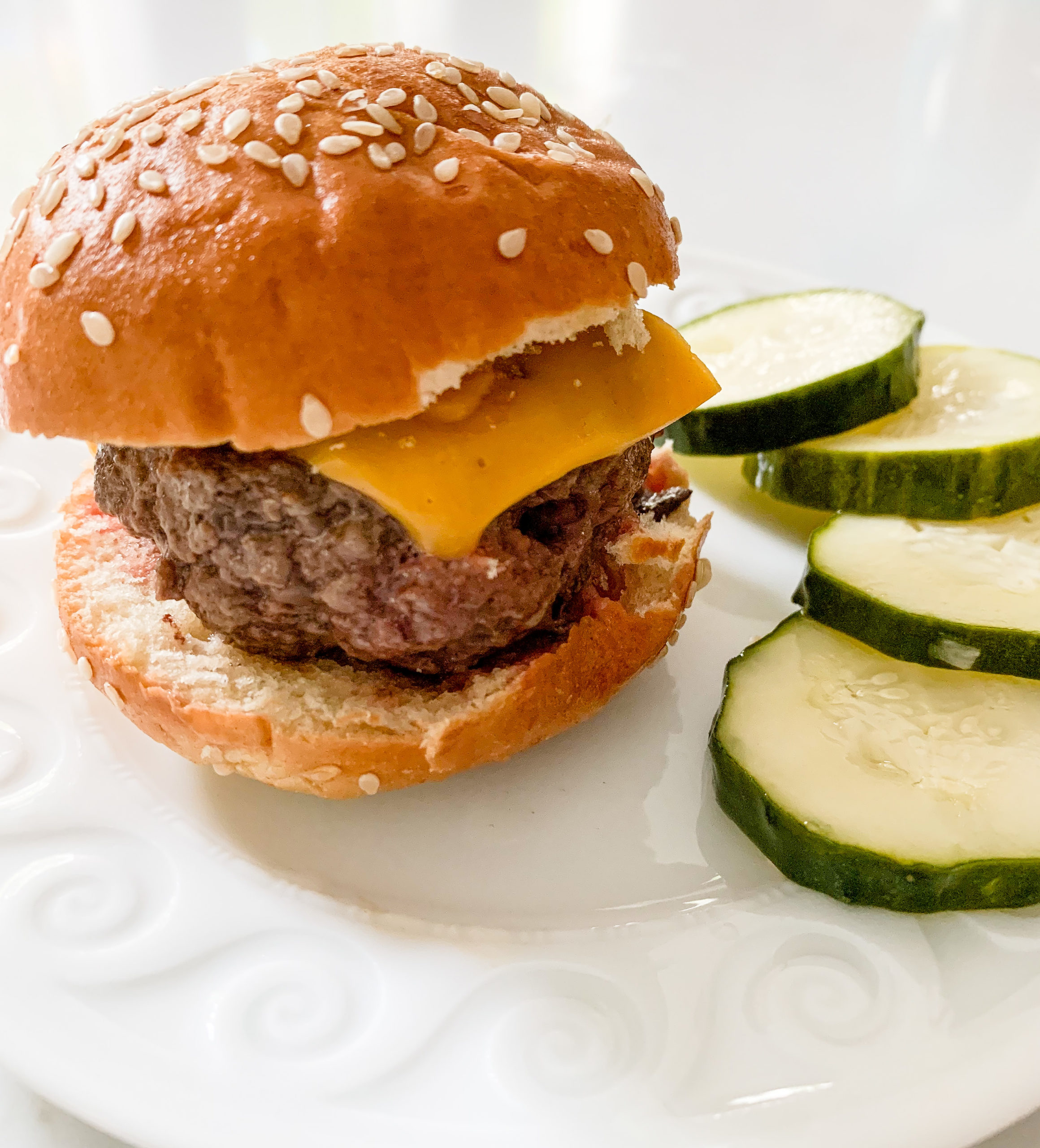 Classic Cheeseburger Sliders – Food Play Go