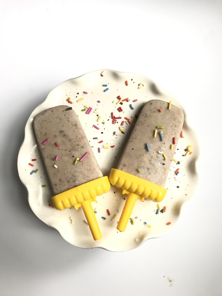 Healthy Cookies & Cream Cauliflower Ice-Pops – Food Play Go